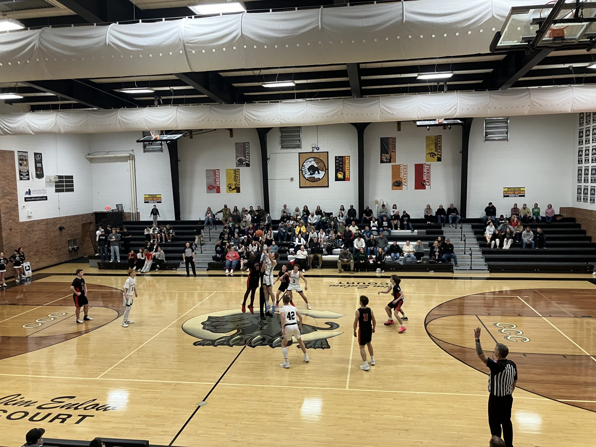 Jaishon White Dominates But Hornets Come Up Short - KCHI